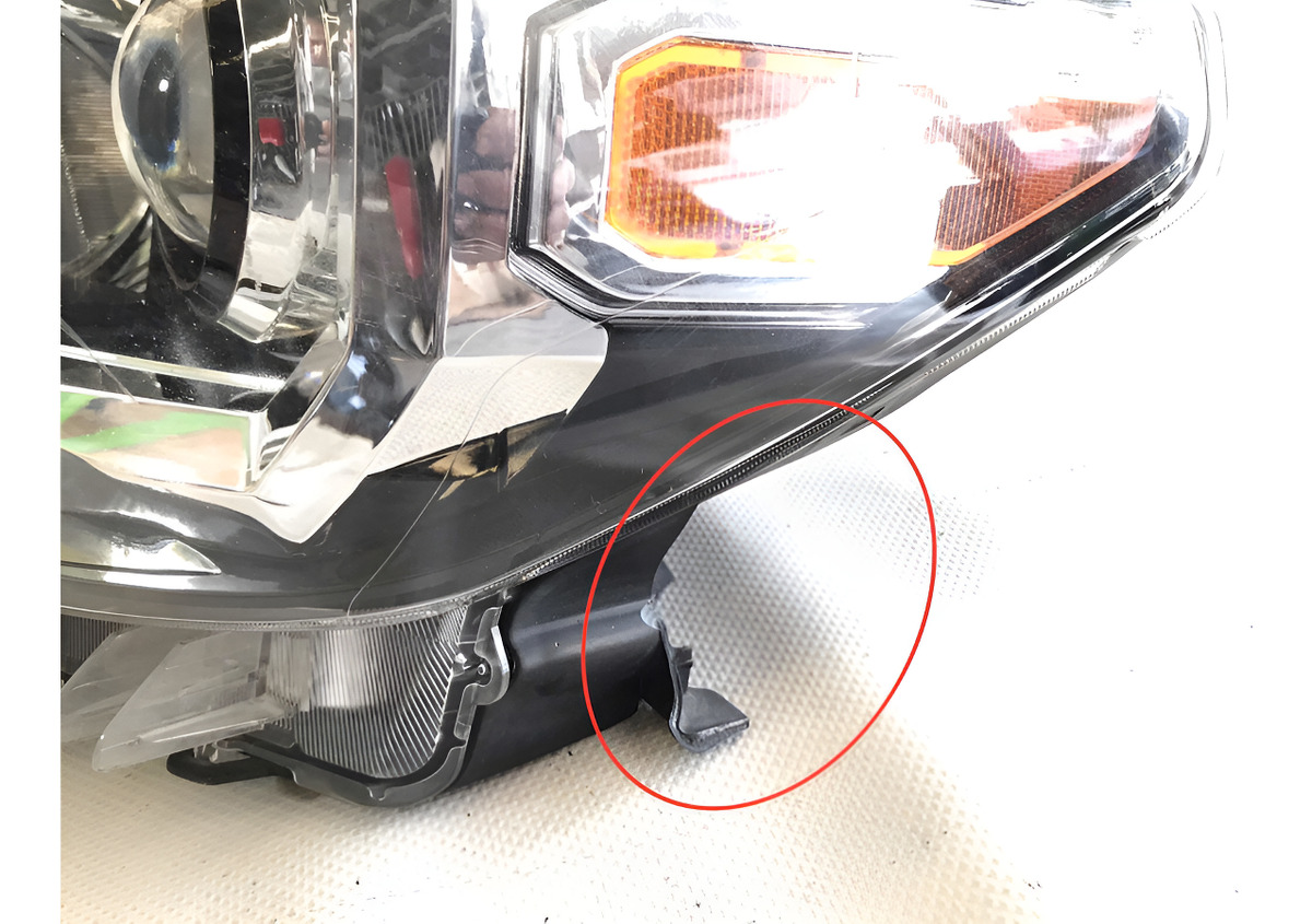 Faro Izq Toyota Tacoma 2016 - 2019
