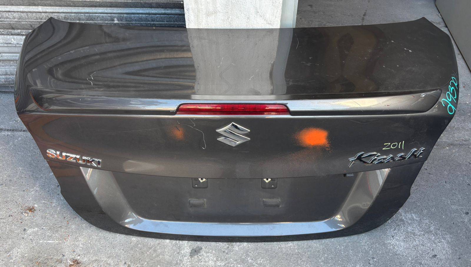 Suzuki Kizashi 2010 - 2016 Cajuela Usado Original