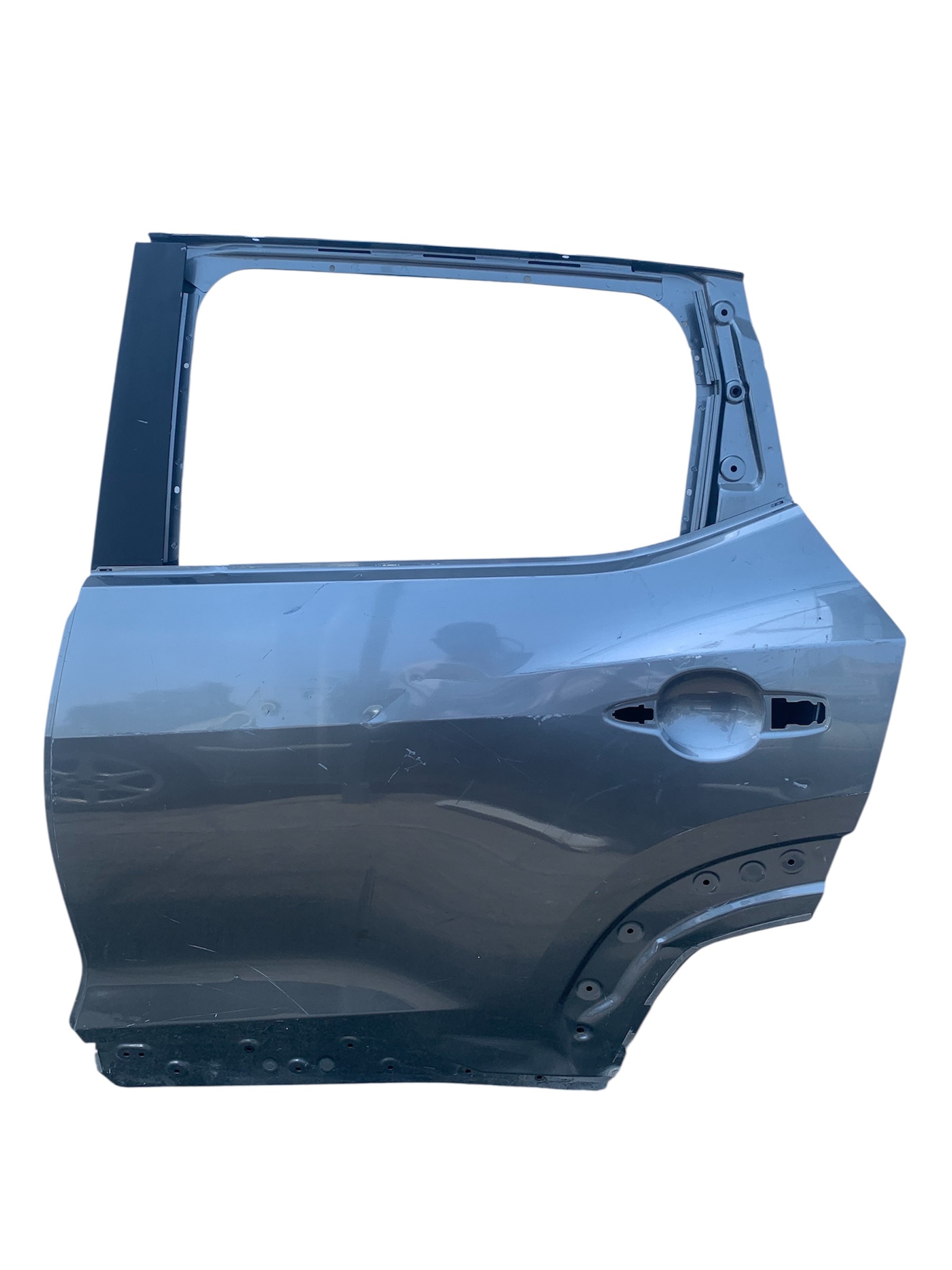 Nissan Magnite 2025 - 2026 Puerta Trasera Izquierdo Usado Original